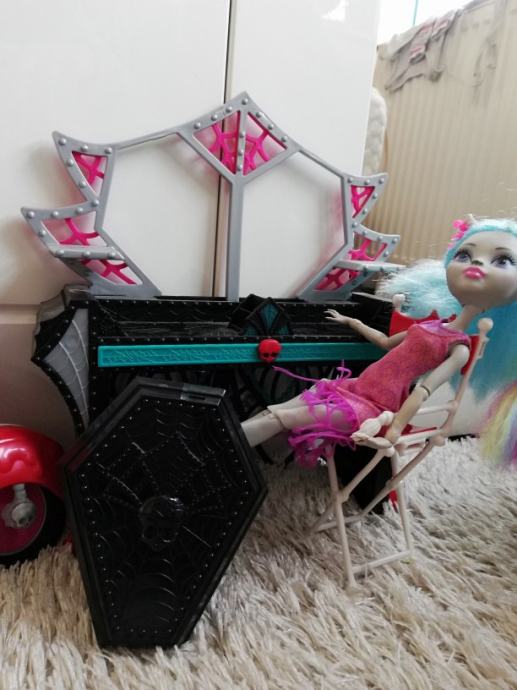 **Monster high set**