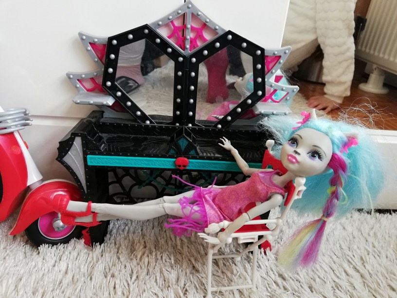 **Monster high set**