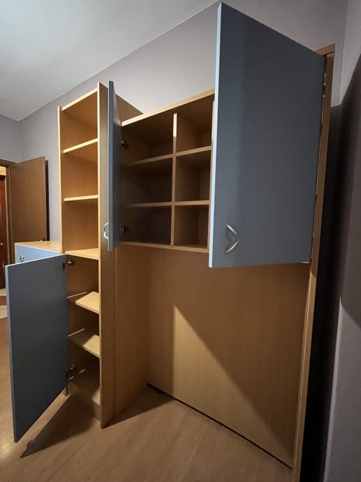 Kompletna dječja soba Alples: krevet, ormar i komode visoke i niske.