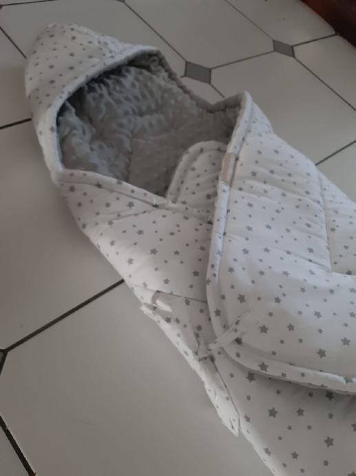 Jasuk dekica za bebe iz rodilišta