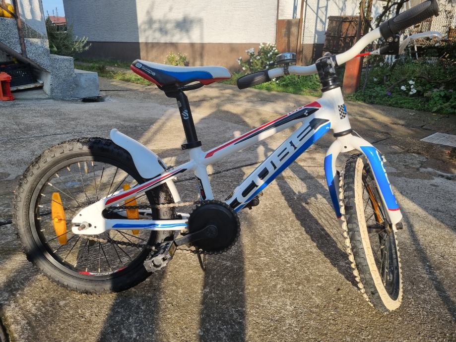 bicikl cube 16