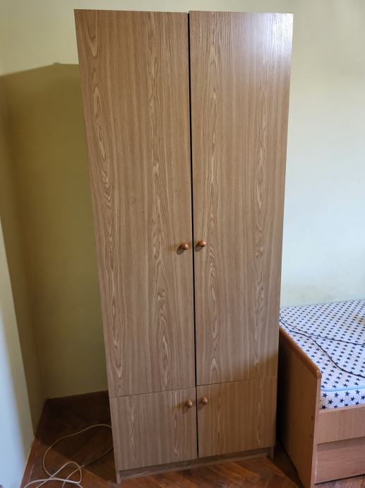 Dva ormara za dječju sobu