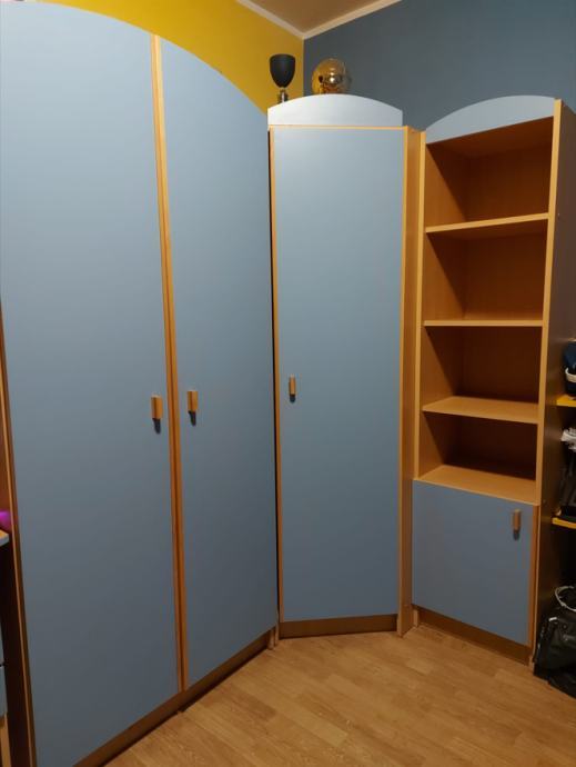 Komplet ormara za dječju sobu + radni stol s policama