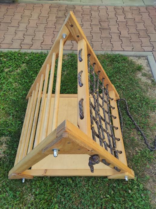 Pikler trokut (trostrana penjalica)