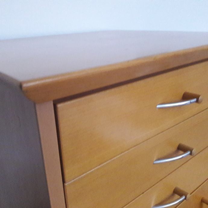KOMODA , ORMAR S LADICAMA BOJA BUKVE USČUVANO PRILIKA