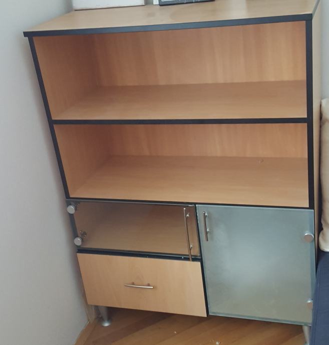 AKCIJA!!!!Komode i vitrina za dnevni boravak