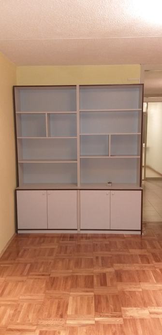 POKLANJA SE ORMAR / POLICA