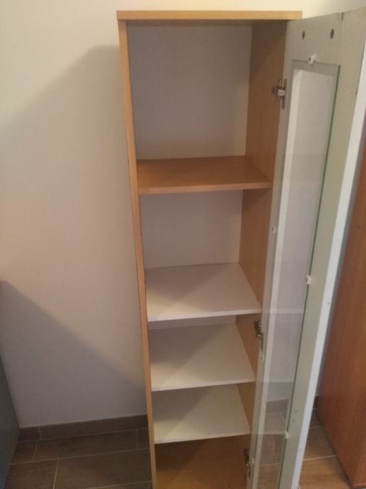 PRODAJEM Dva ormara (regala)
