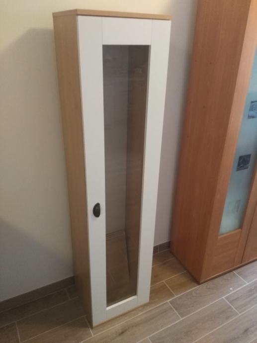 PRODAJEM Dva ormara (regala)