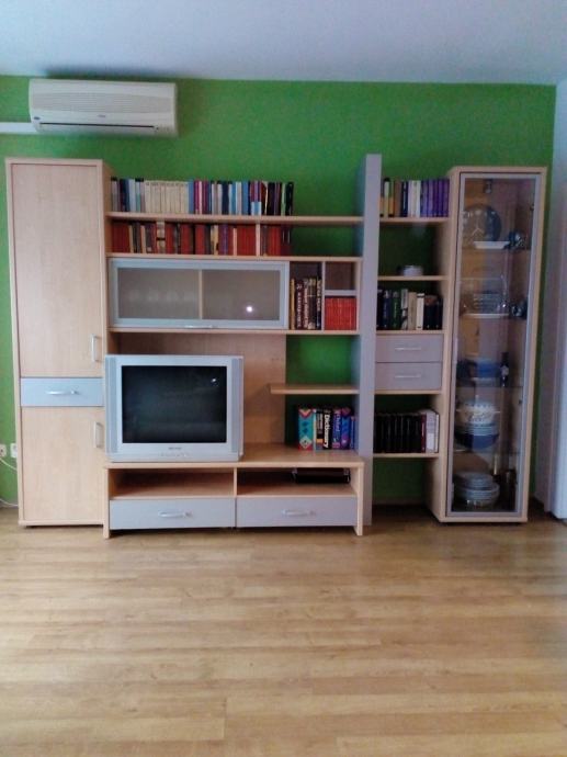 Regal za dnevni boravak