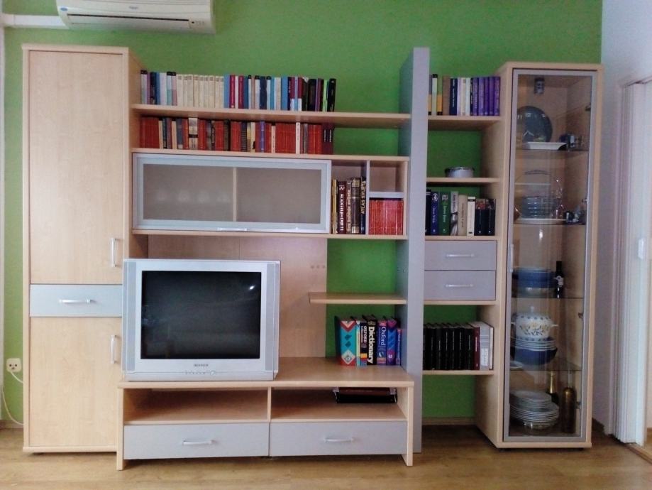 Regal za dnevni boravak