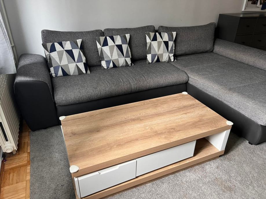 Dnevni boravak - kutna garnitura, stol, TV stalak