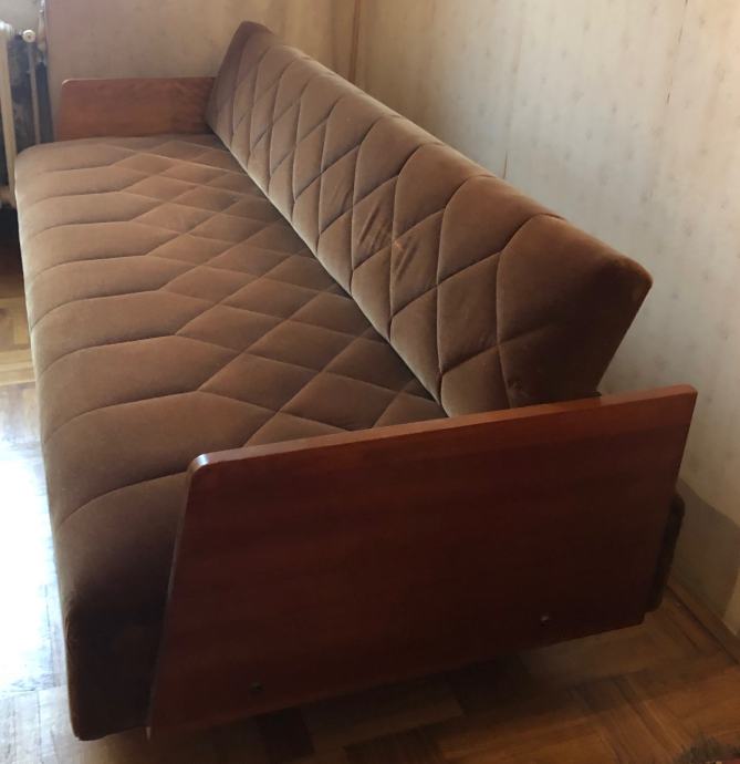 ORIGINAL RETRO STIL KAUC na rasklapanje I KOMODA za posteljinu