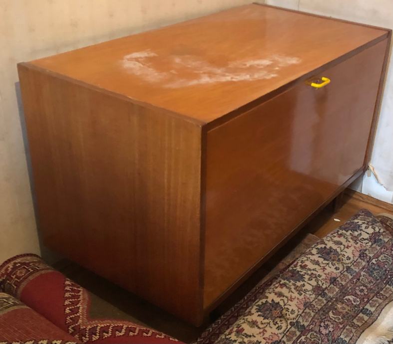 ORIGINAL RETRO STIL KAUC na rasklapanje I KOMODA za posteljinu