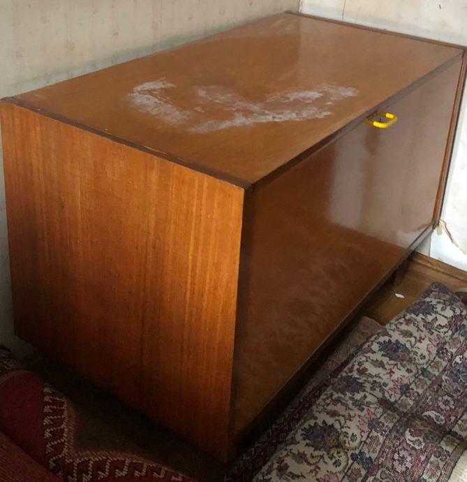 ORIGINAL RETRO STIL KAUC na rasklapanje I KOMODA za posteljinu