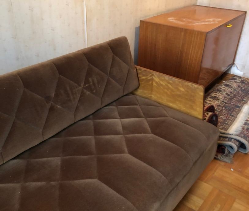 ORIGINAL RETRO STIL KAUC na rasklapanje I KOMODA za posteljinu