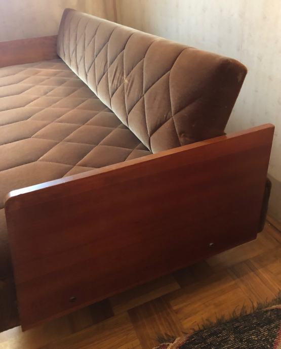 ORIGINAL RETRO STIL KAUC na rasklapanje I KOMODA za posteljinu