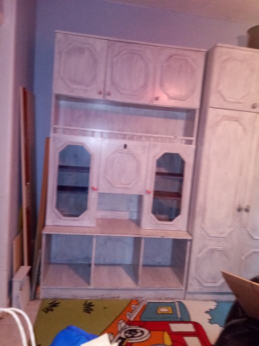 poklanjam stari ormar