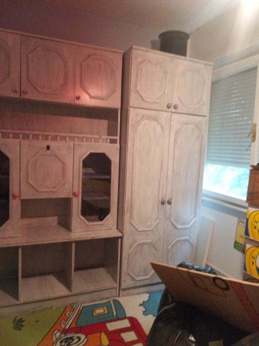 poklanjam stari ormar