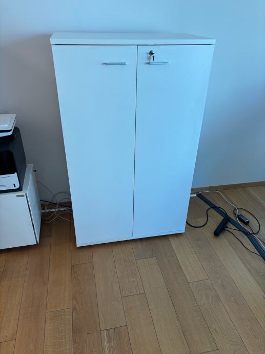 Prodajemo ormare 200€ cca po ormaru