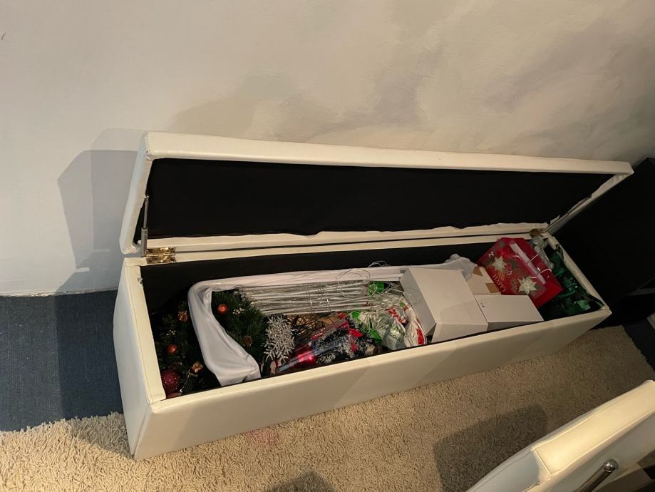 Tabure sa spremnikom