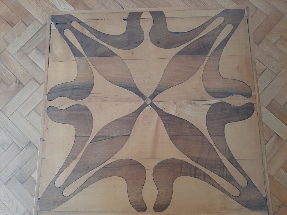 Antikni, drveni, intarzije, stolić