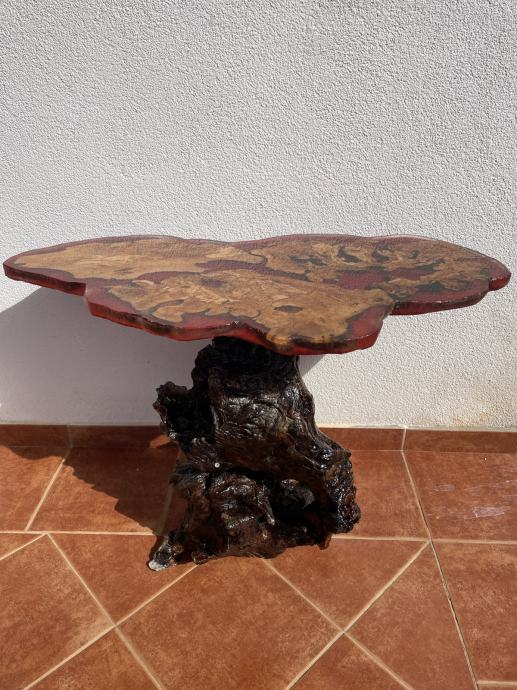 Stol od drveta masline i epoxy smole, unikat
