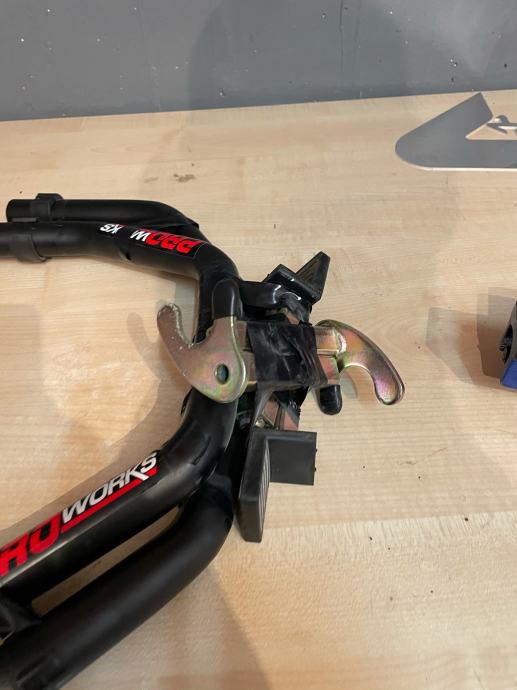 Stalak stender za motor