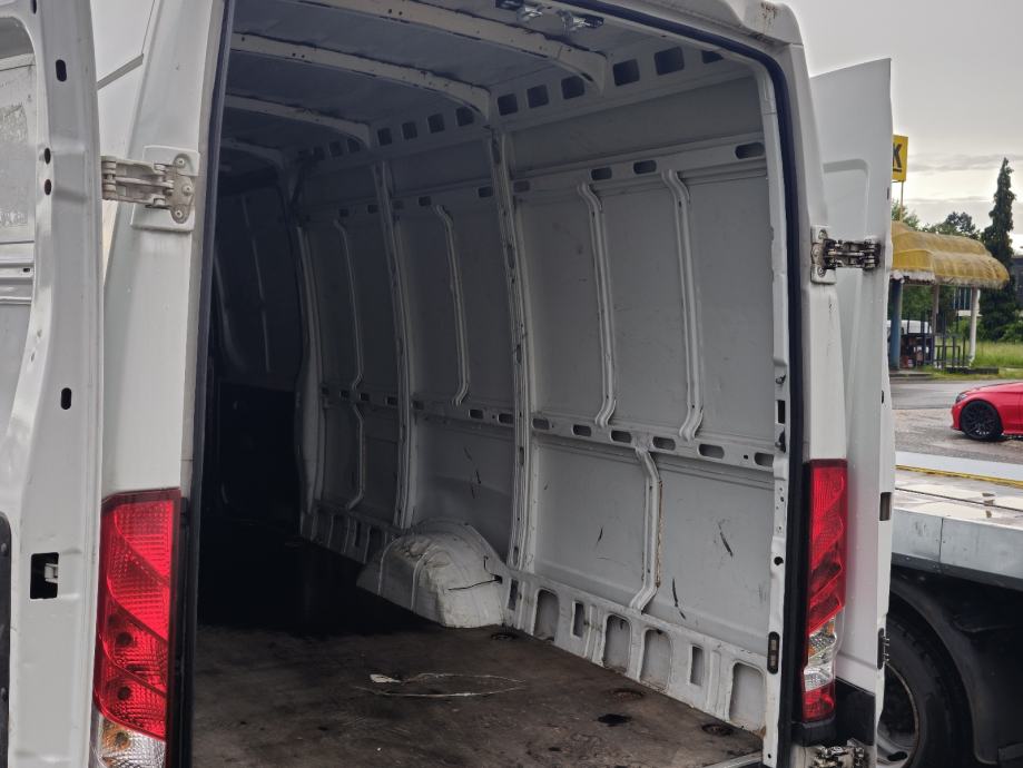 IVECO DAILY 2017**EXTRA LONG**AUTOMOBILI BEZ LIMITA, 2017 god.