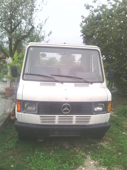 Mercedes 207 d, 1985 god.