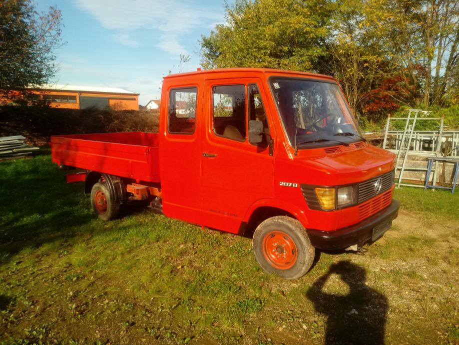 Mercedes 207 D, 1980 god.