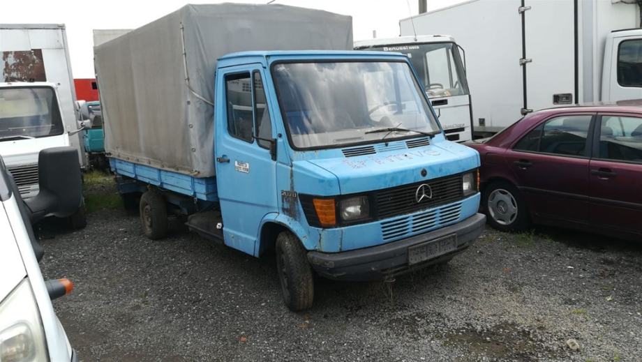 Mercedes 207, 1984 god.