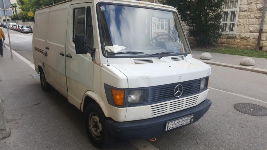 Mercedes 207D, 1988 god.