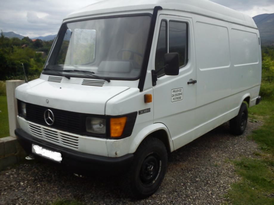 Mercedes, 1990 god.