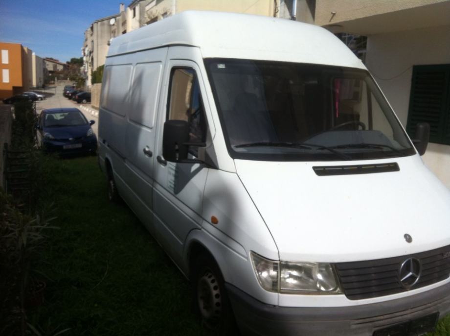 Mercedes Sprinter 212D, 1997 god.