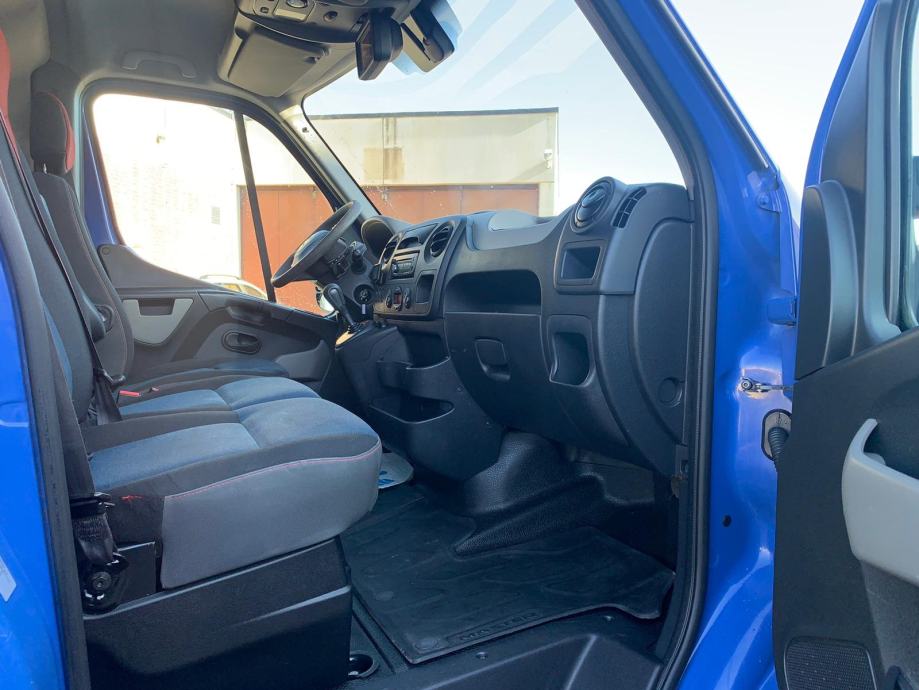 Renault Master L1,H1 sa policama., 2015 god.