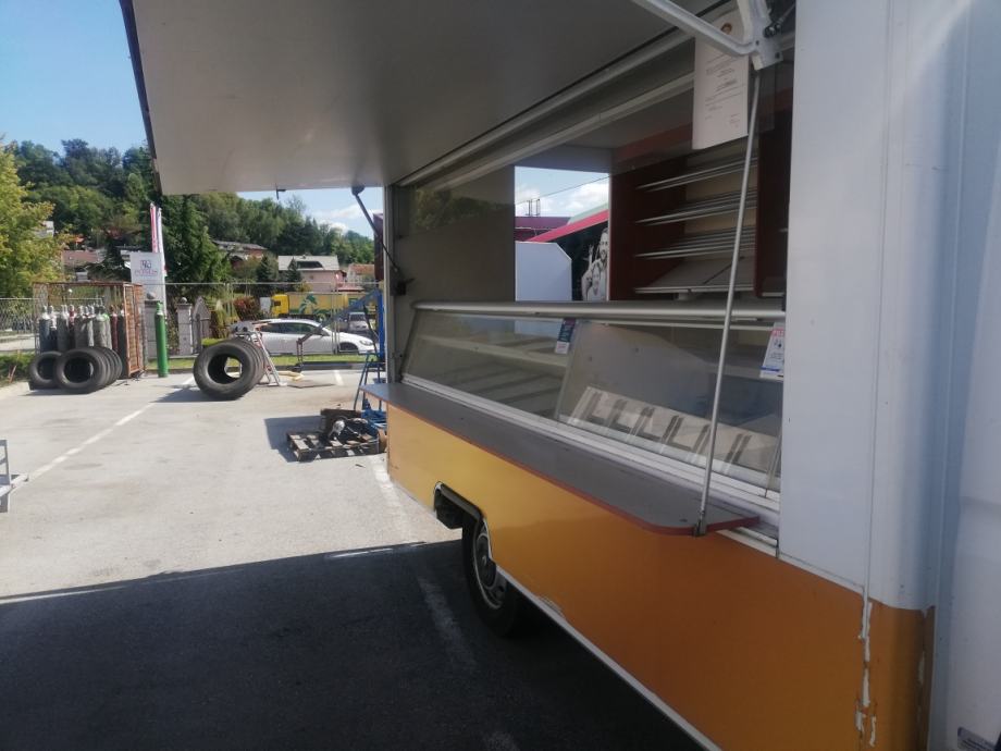 Pokretna trgovina - kombi Renault Master, 2008 god.