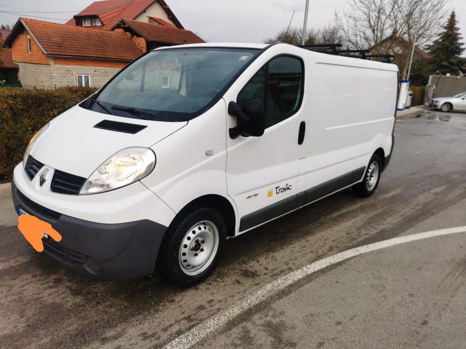 Renault trafic 2.0dci 115ks L2, 2011 god.