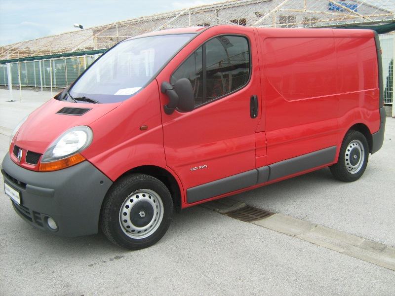 RENAULT TRAFIC, 2002 god.