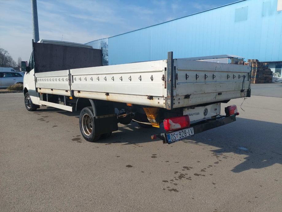 VW CRAFTER MAX 2.5 TDi utovarni sanduk 5 metara 9000 € sa PDVom, 2008 god.