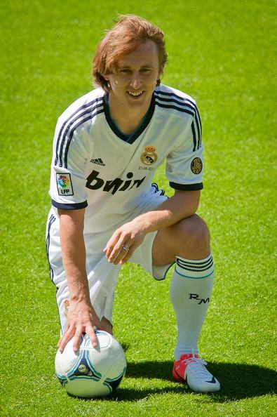 Real Madrid Modric 19
