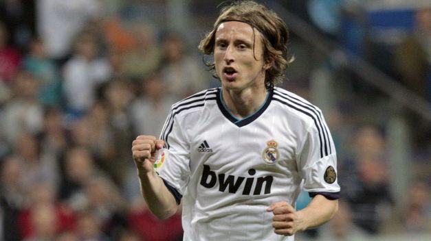 Real Madrid Modrić 19 REZZ
