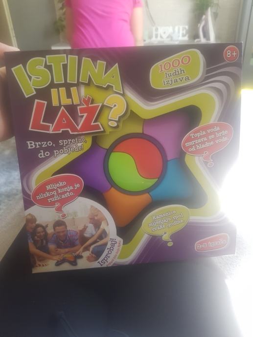 Društvena igra Istina ili Laž