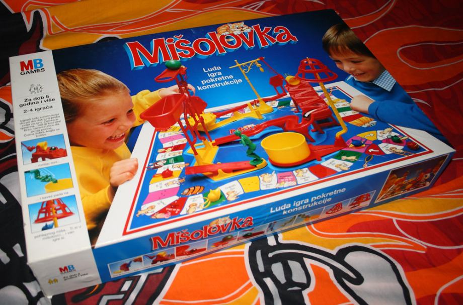 Društvena igra Mišolovka - MB GAME - ZA DOB OD 5 GODINA NADALJE