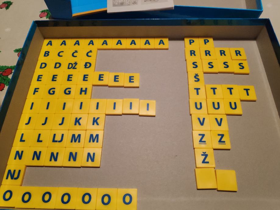 Društvena igra Scrabble Junior