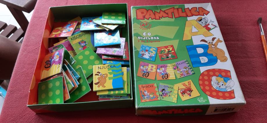 Hlapic slagalica prodajem za 5 eura