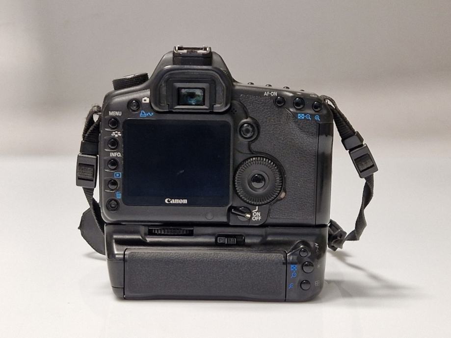 Canon EOS 5D Mark II body + Battery grip