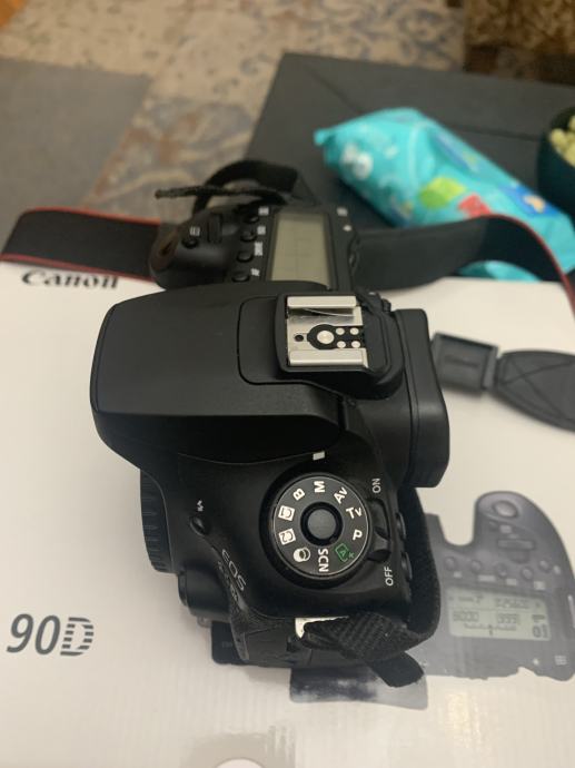 Canon EOS 90D pod garancijom