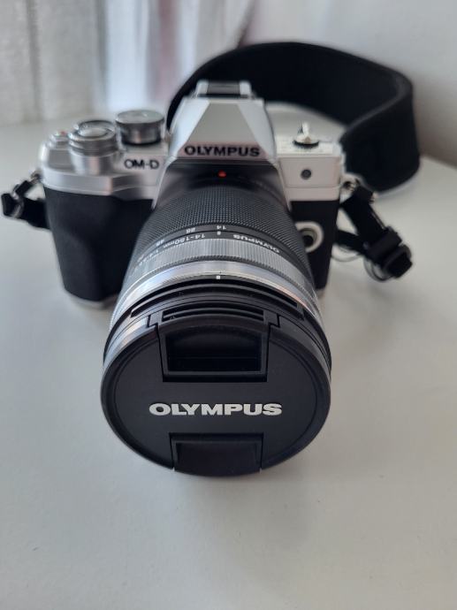 Olympus OM-D E-M10 Mark IV