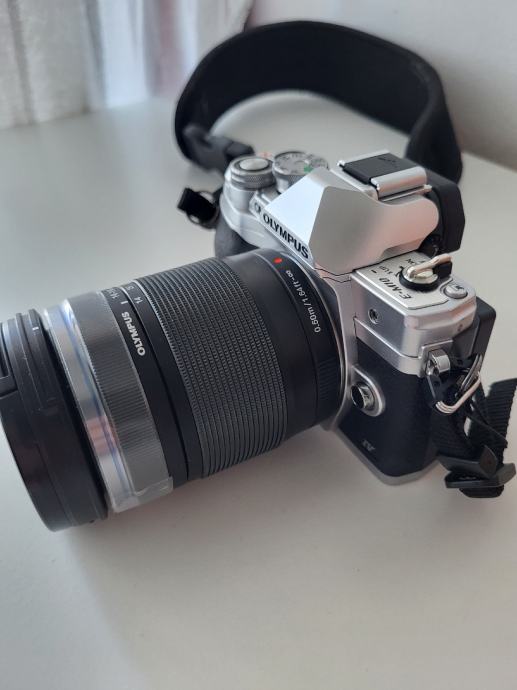 Olympus OM-D E-M10 Mark IV